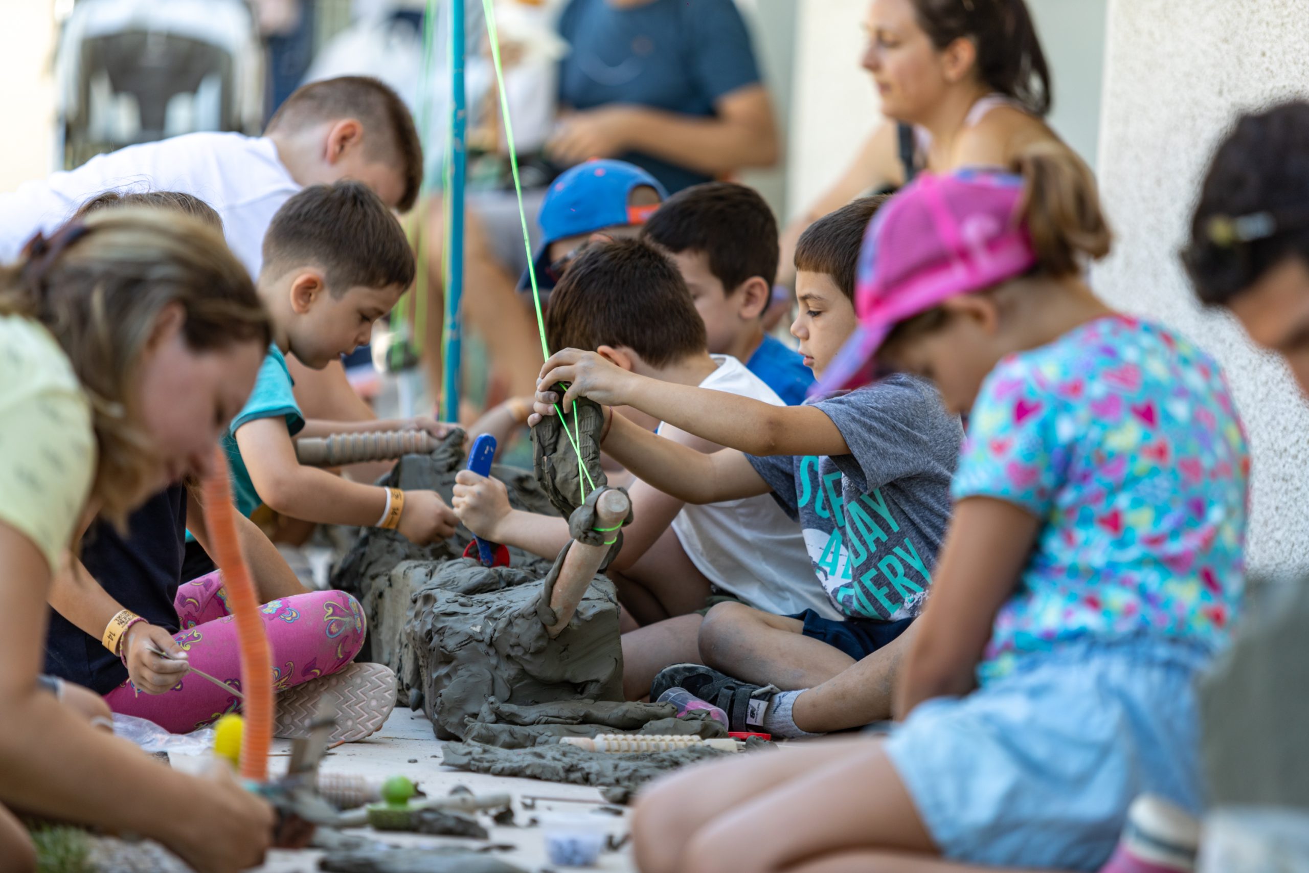 Clay Play Stories | A walnut tree made of clay! - Βαμβακού